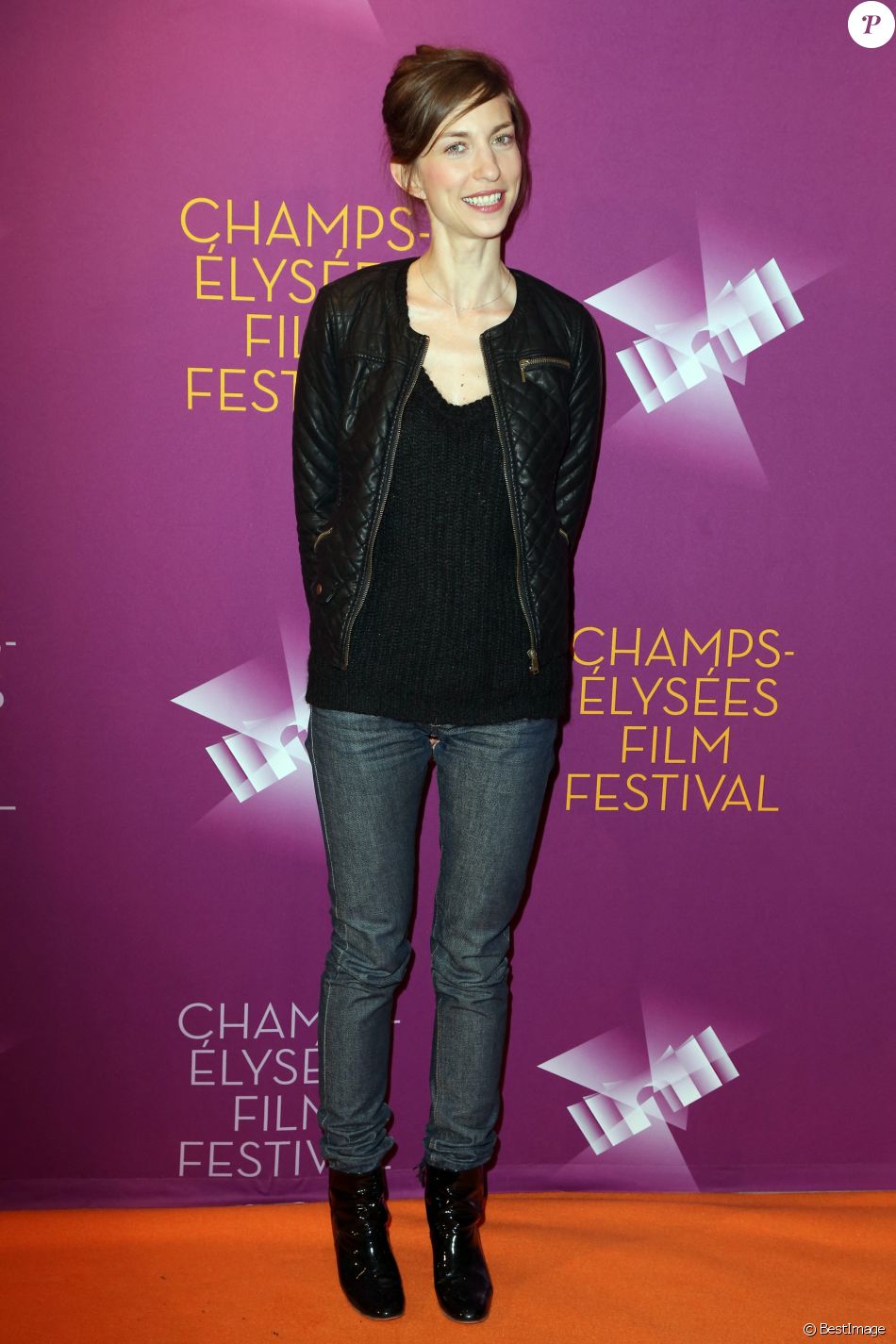 Natacha Lindinger, remplaçante de Mathilde Seigner dans la série Sam ...