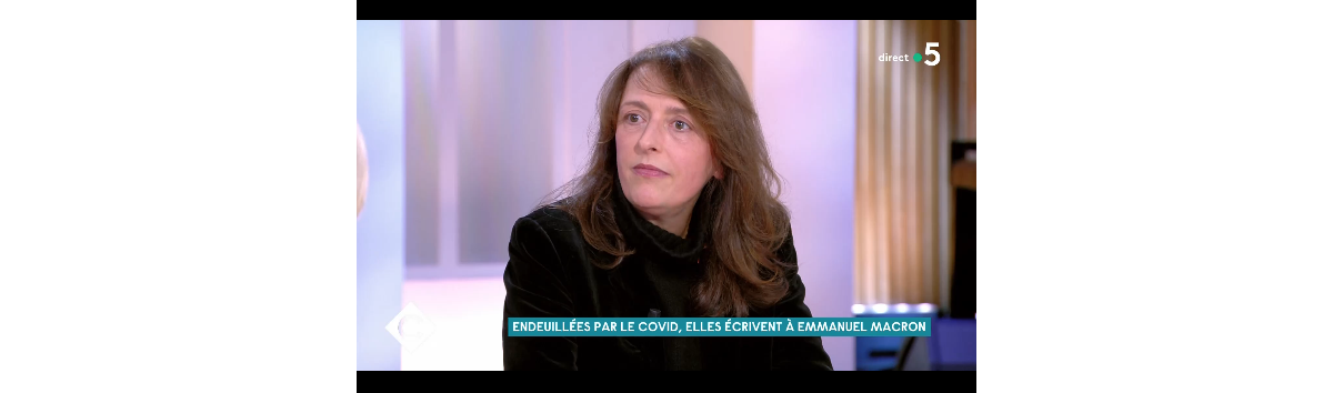 Photo : La fille d'Étienne Draber sur le plateau de C à vous - Purepeople