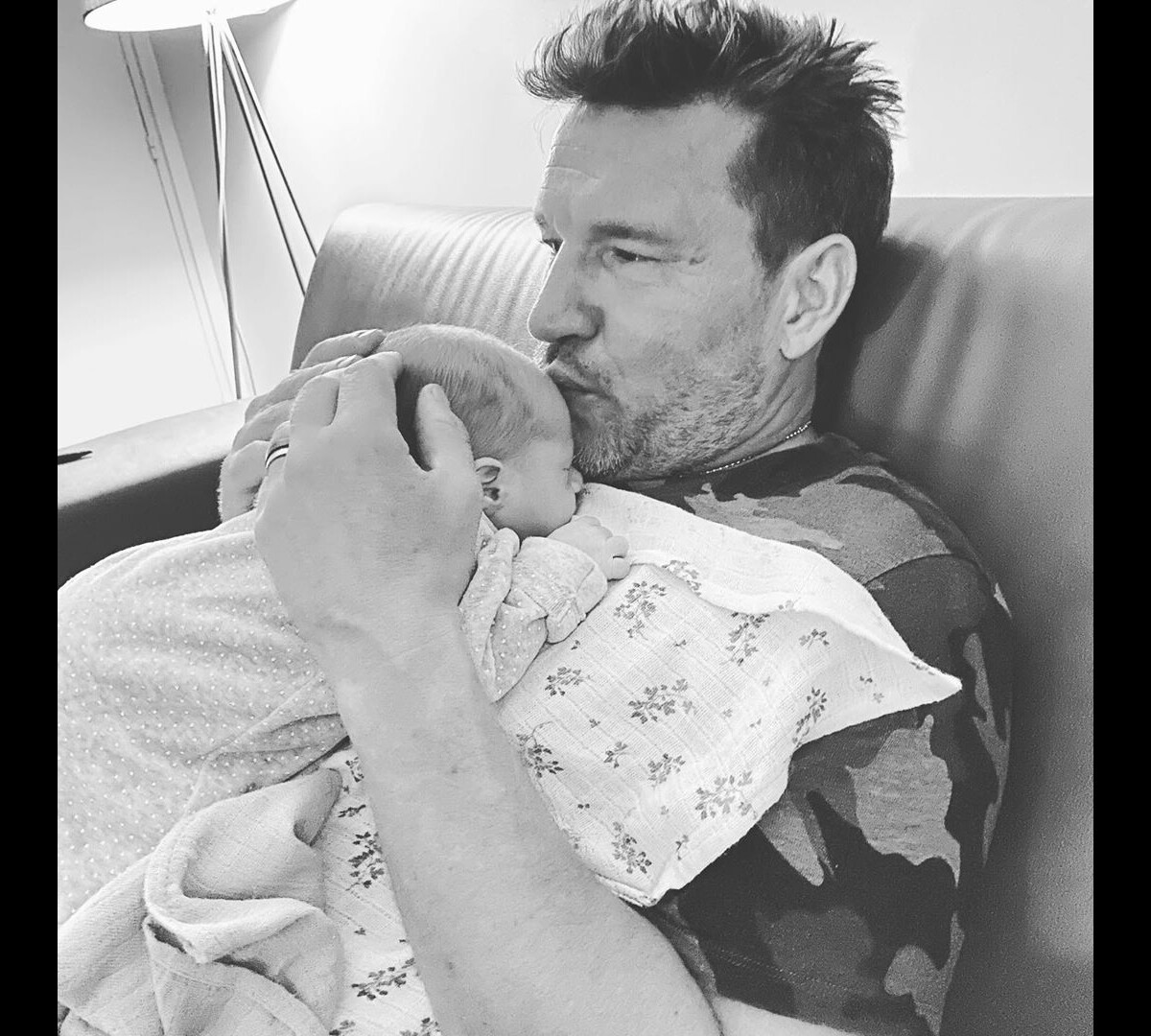 Photo : Benjamin Castaldi et son fils Gabriel né le 27 août 2020 ...