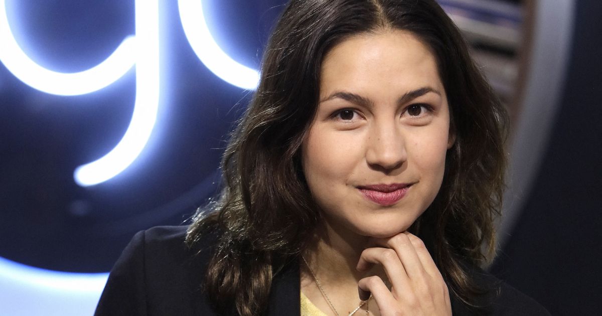 Portrait de Line Papin sur le plateau de l'émission TV La Grande ...