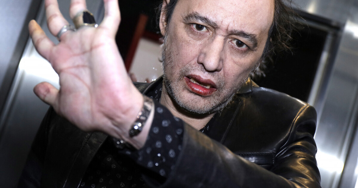 Arielle Dombasle dans un profond chagrin : Nicolas Ker est mort ...