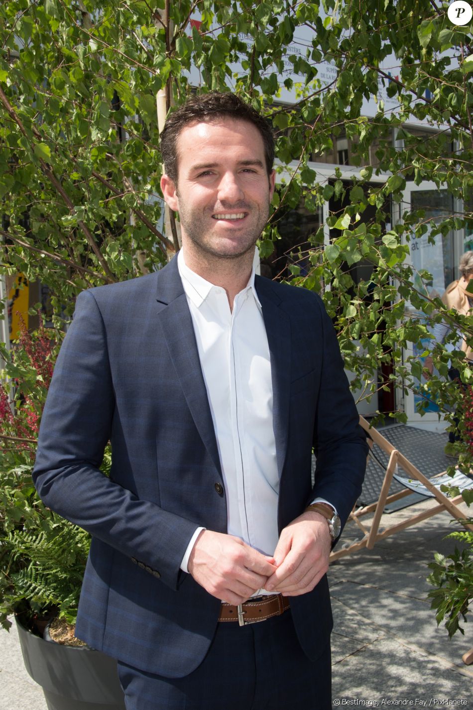 BFMTV : Un présentateur fait son coming-out un jour symbolique : le ...