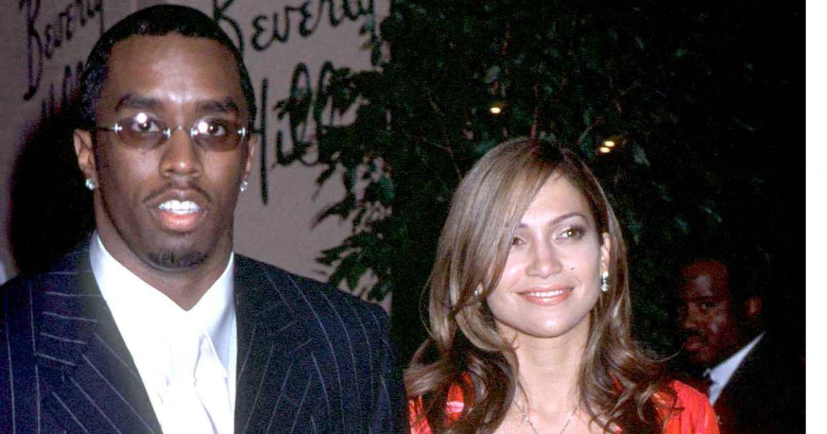 Jennifer Lopez et Puff Daddy à la soirée des Pre-Grammy à Beverly Hills ...