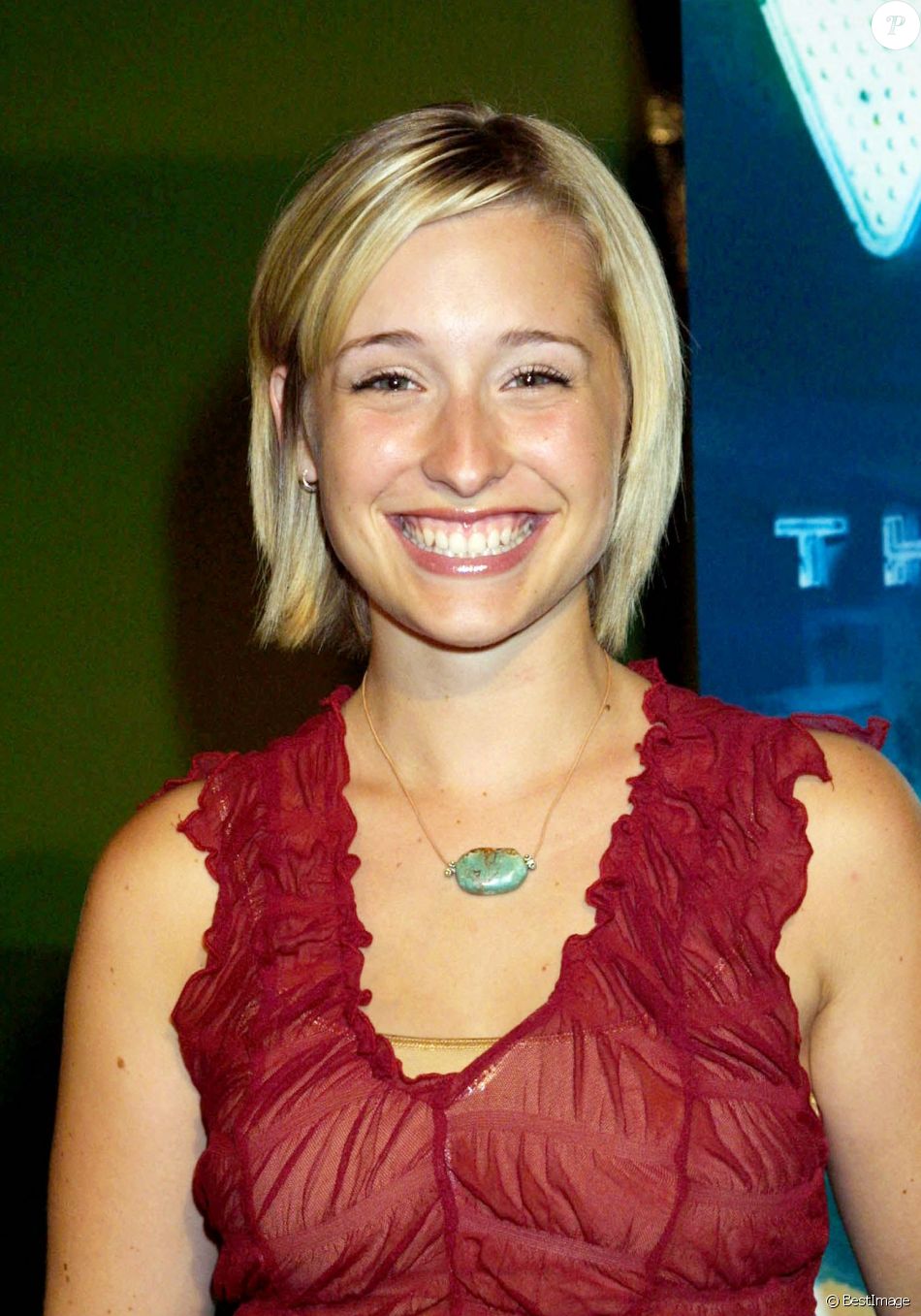 Allison Mack et sa secte sexuelle : elle présente ses excuses après les ...