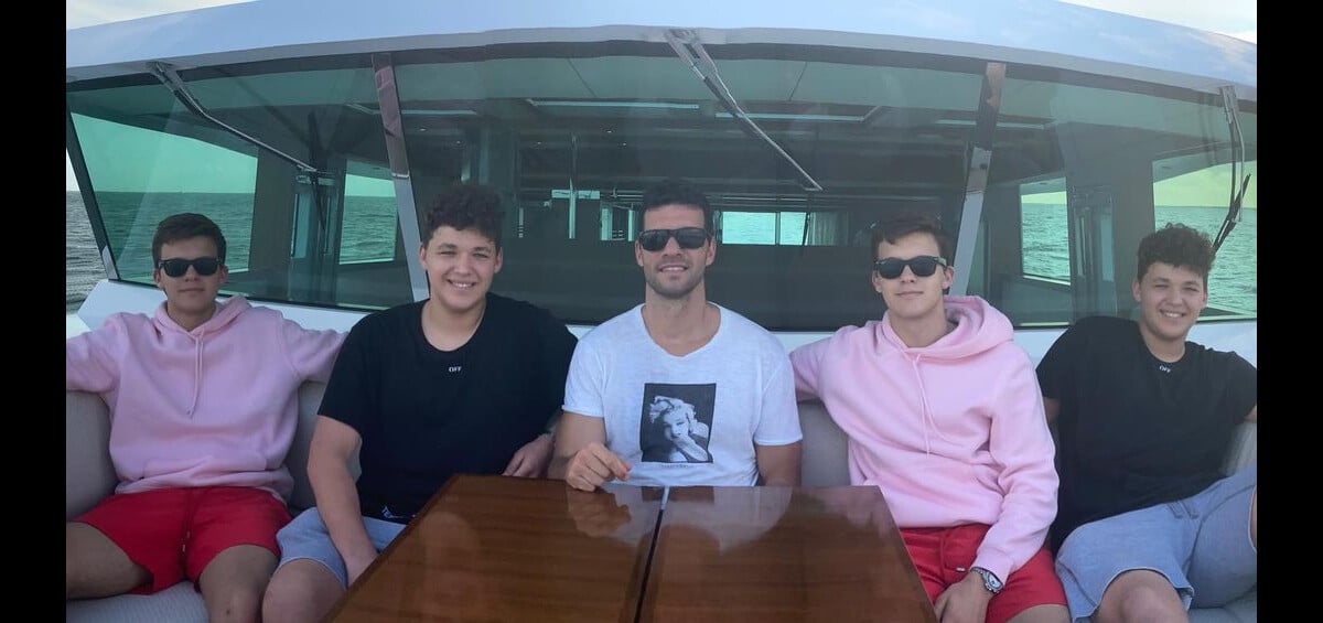 Photo : Michael Ballack et ses fils Emilio (en rose) et Louis. - Purepeople