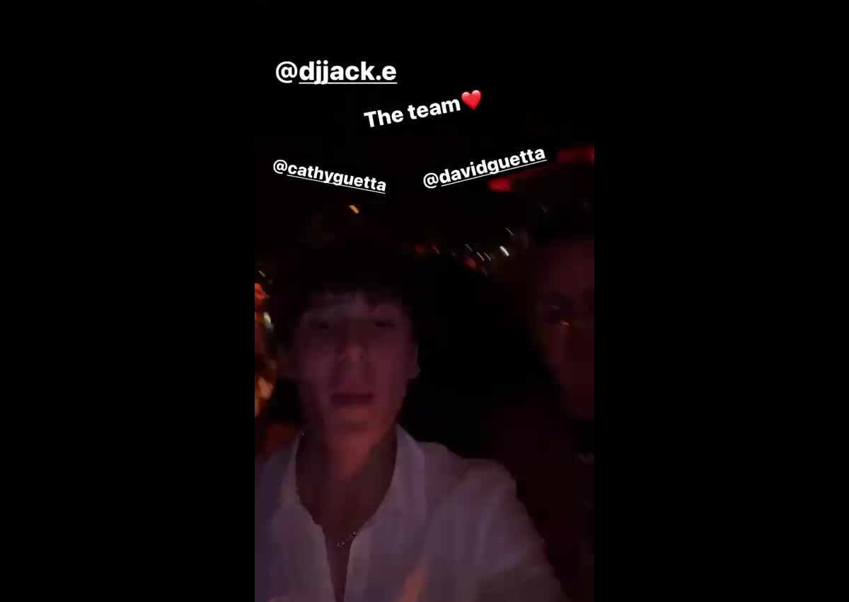Vidéo : Elvis Guetta fait la fête avec ses parents, David et Cathy ...