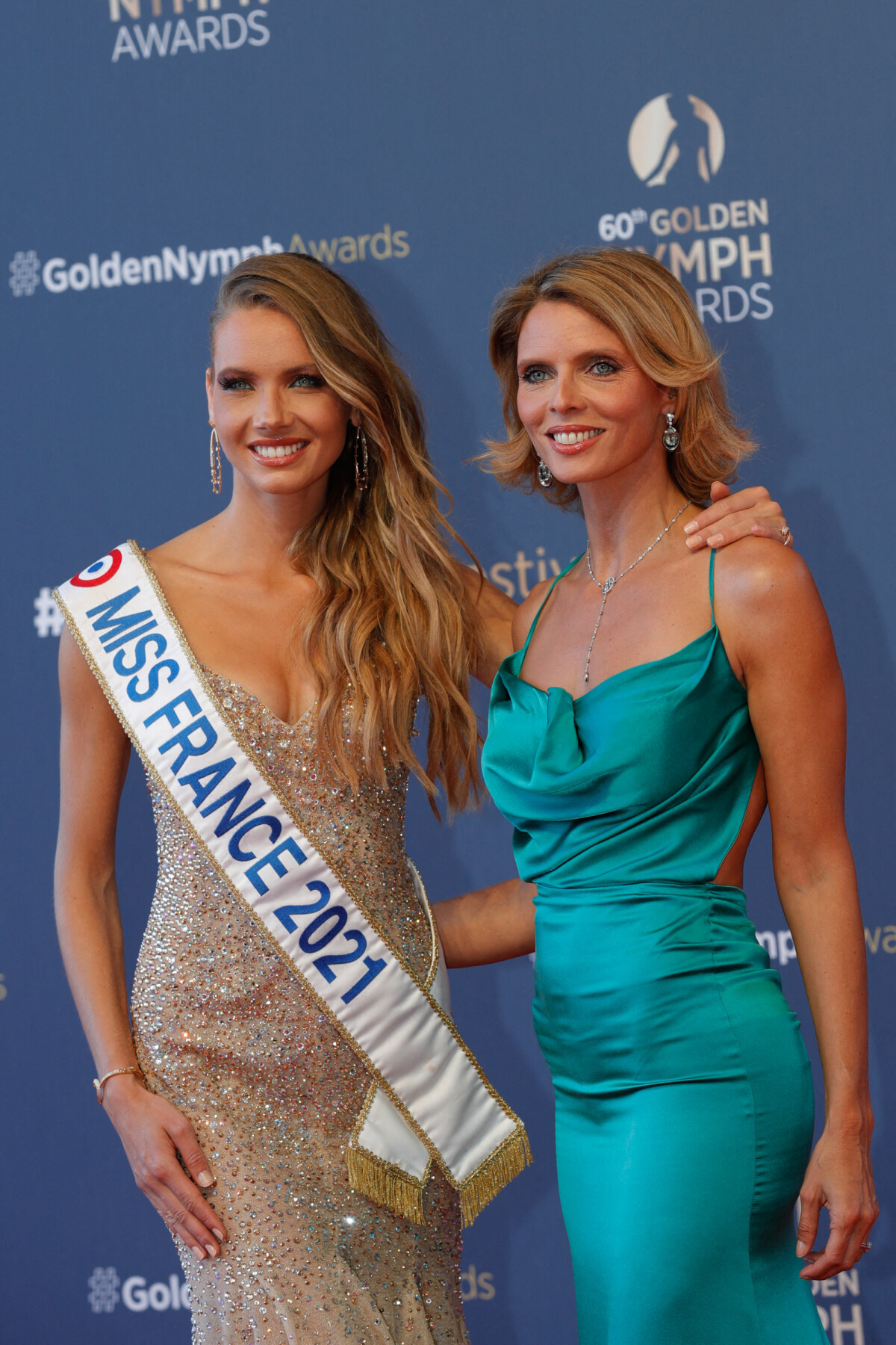 Photo : Amandine Petit (Miss France 2021), Sylvie Tellier lors du photocall de la cérémonie des ...