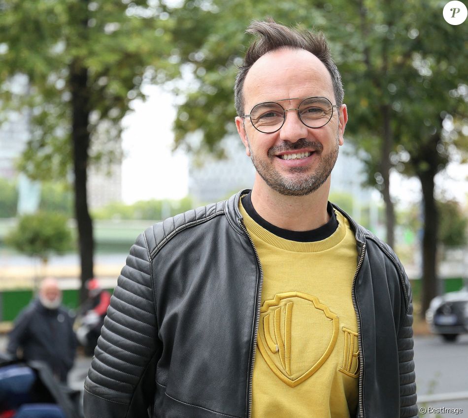 Exclusif - Jarry arrive dans les studios de Radio France à Paris le 16 ...