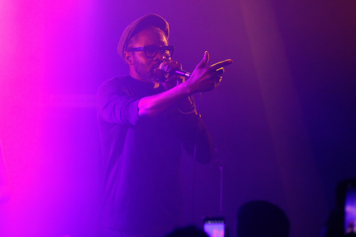 Photo : Féfé (du groupe Saïan Supa Crew) - Concert de Camille Esteban ...
