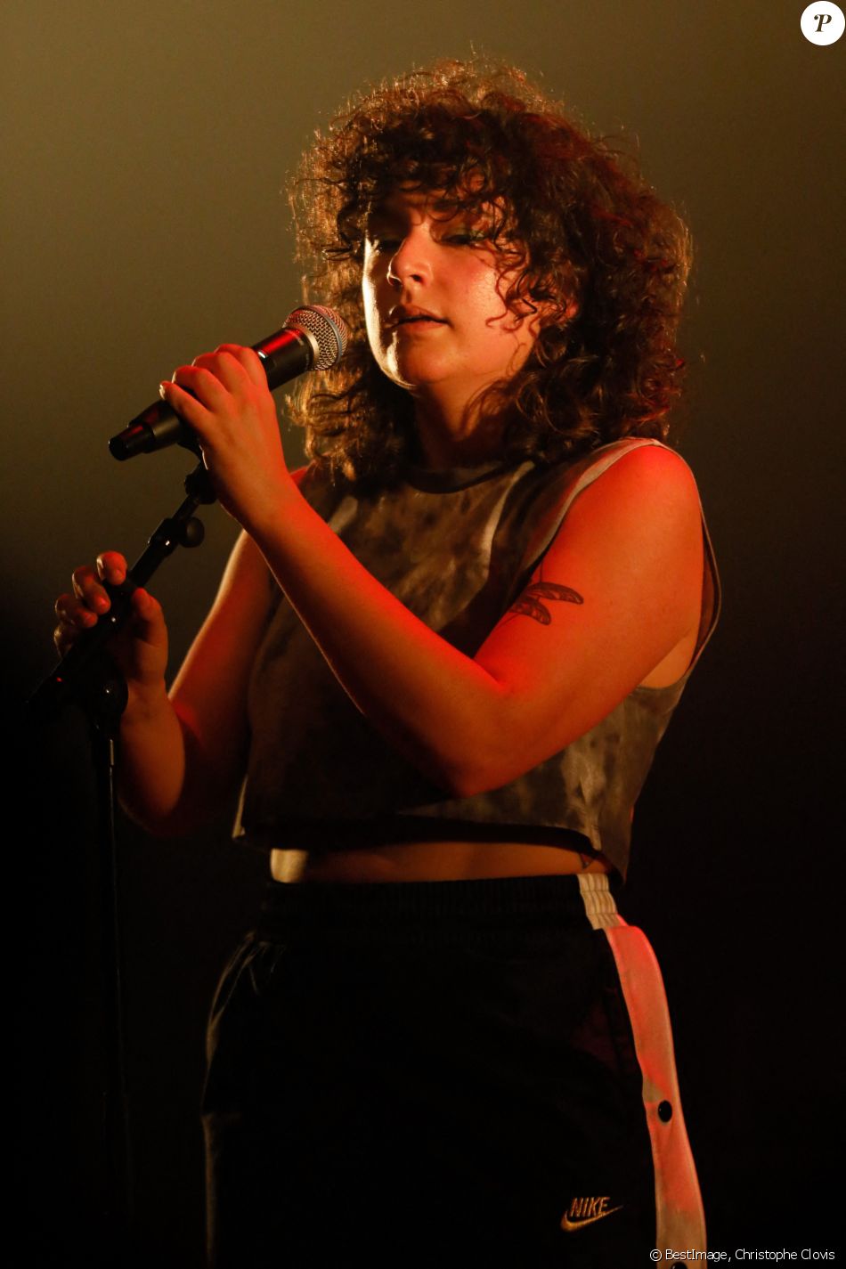 La chanteuse Agathe (première partie) - Concert de Camille Esteban au ...