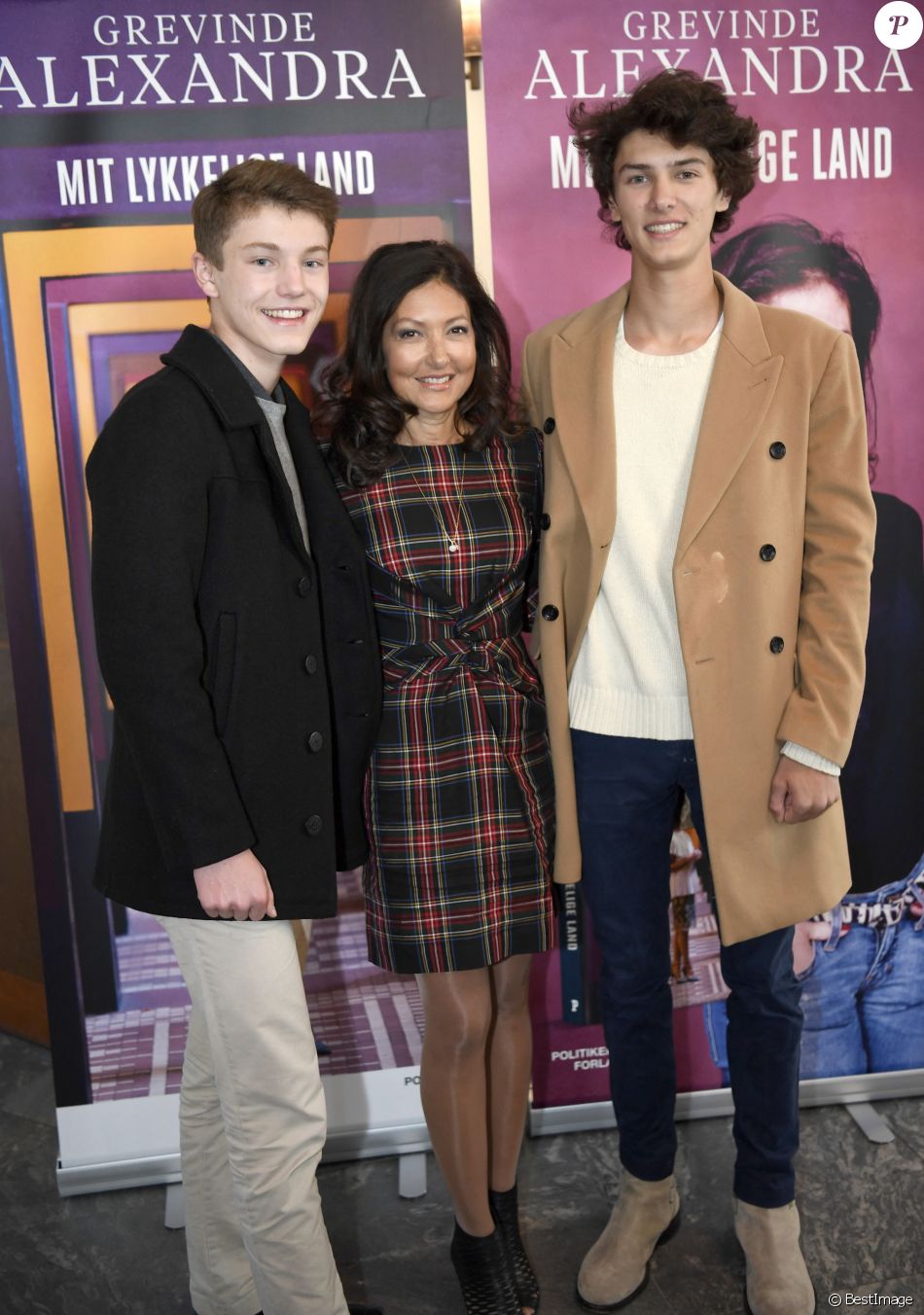 Alexandra Manley comtesse de Frederiksborg et ses deux enfants le ...