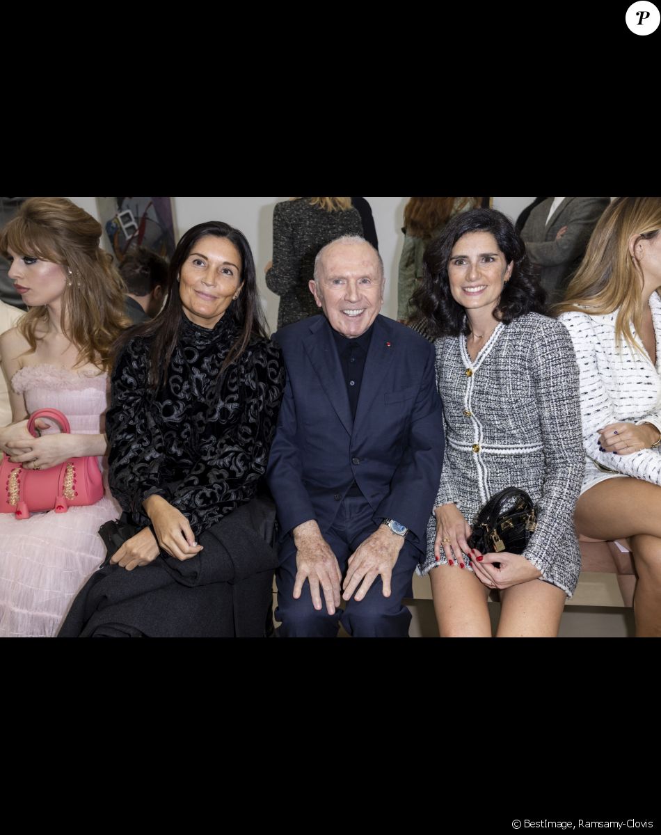 Amel Bent : Beauté florale à la Fashion Week, au milieu de femmes de ...