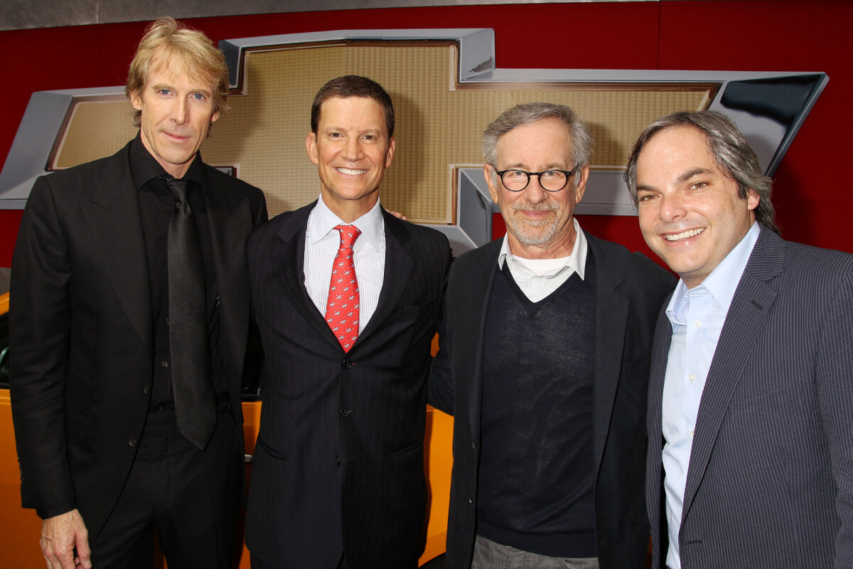 Photo : Michael Bay, Brian Goldner, Steven Spielberg, Adam Goodman à la ...