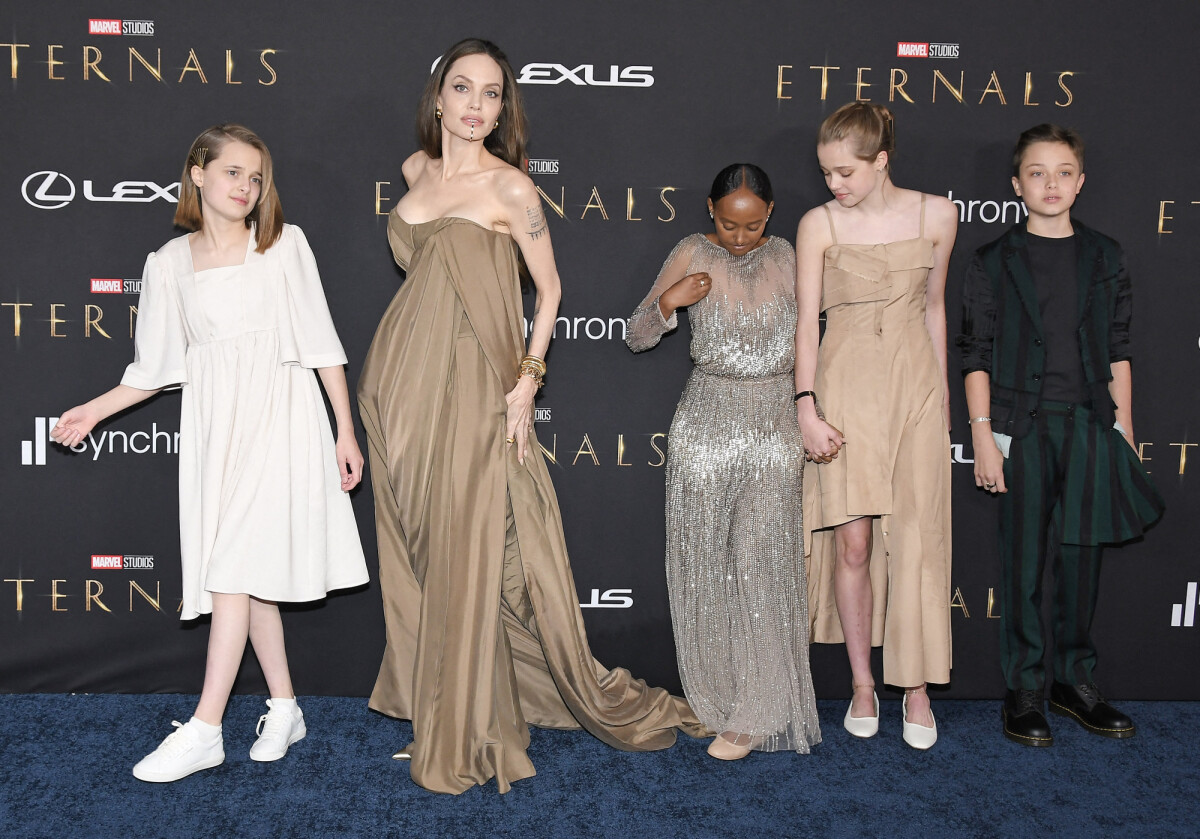 Photo Angelina Jolie Avec Ses Enfants Zahara Shiloh Vivienne Et