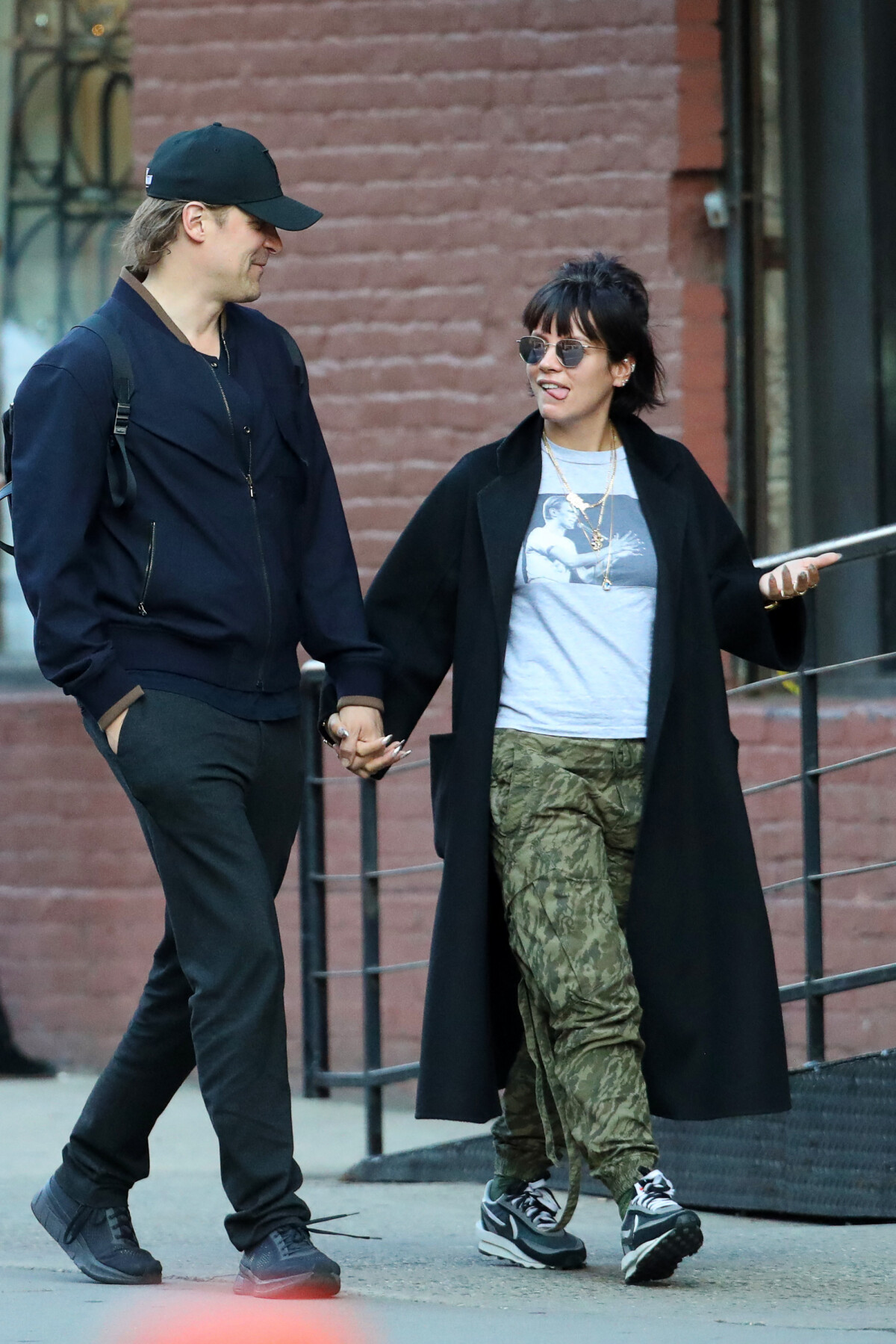 Photo : Exclusif - Lily Allen se blottit tendrement dans les bras de ...