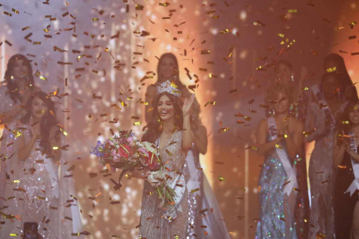 Photo : Miss Inde Harnaaz Sandhu sacrée Miss Univers 2021 lors du ...