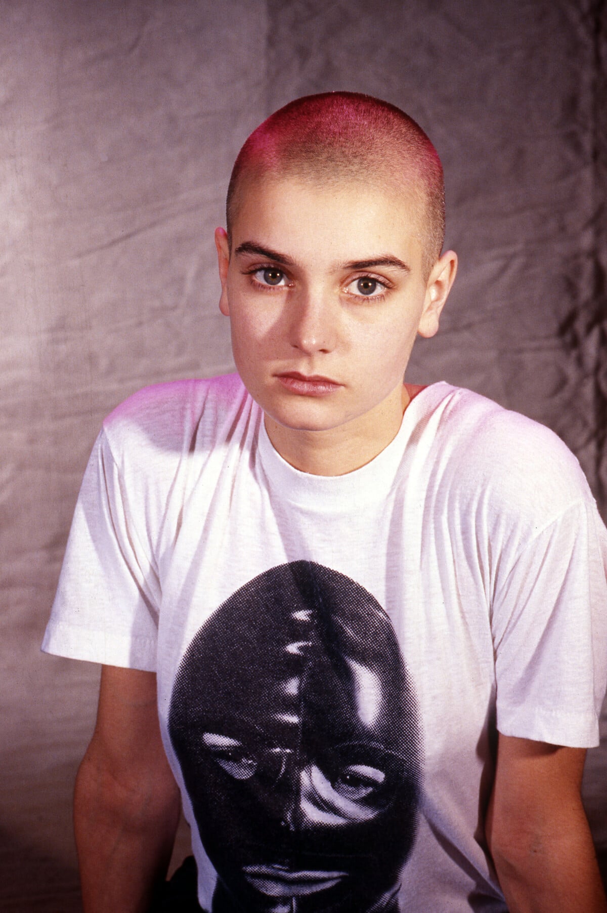 Photo : Archives - Sinéad O'Connor pose en 1987. - Purepeople