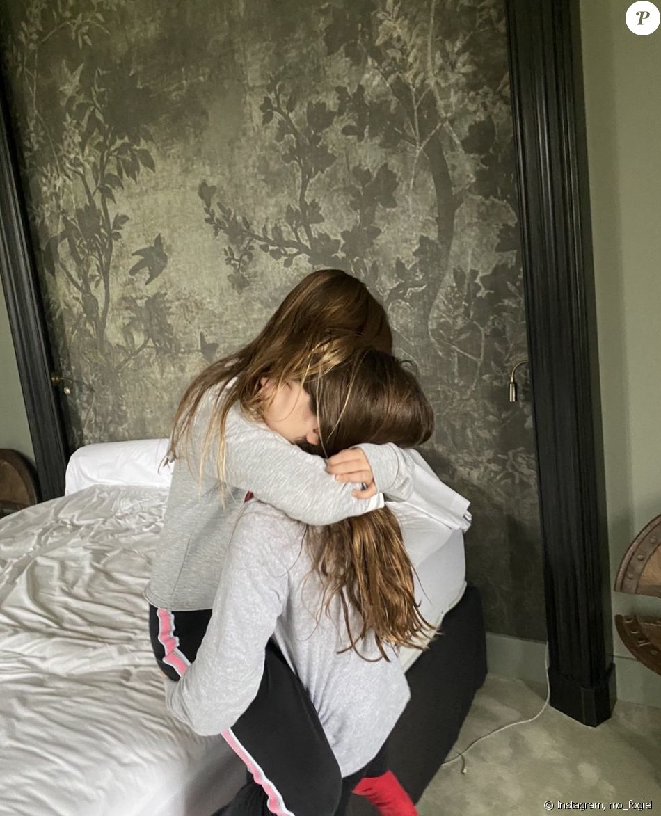 Marc-Olivier Fogiel partage une rare photo de ses deux filles, Mila et ...