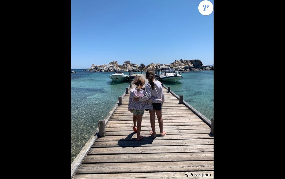 Marc-Olivier Fogiel et ses filles Mila et Lily, le 2 juin 2019 au sud ...