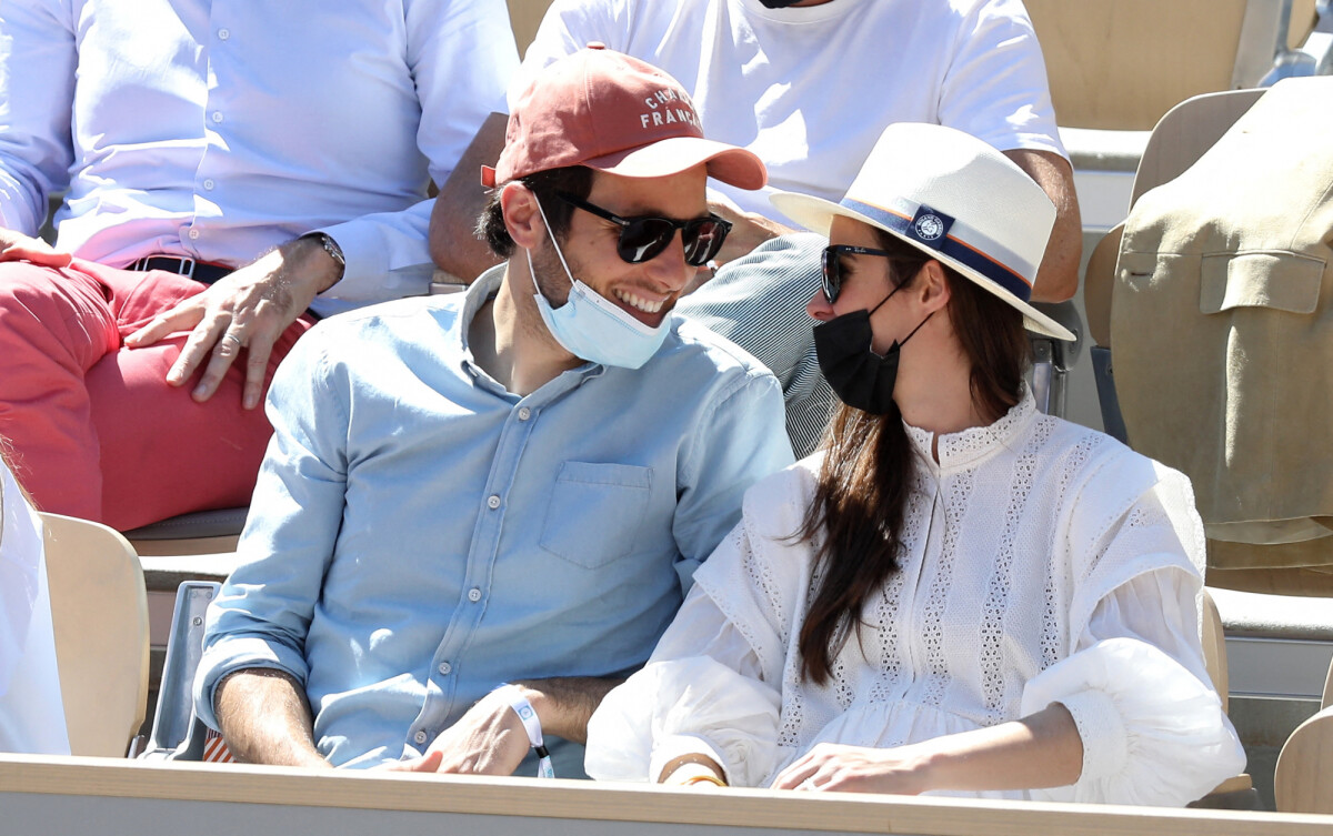 Photo : Vianney et sa compagne Catherine Robert - Tribunes lors de la ...