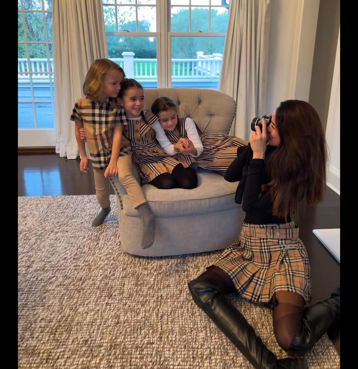 Photo : Jade Lagardère et ses trois enfants sur Instagram. - Purepeople