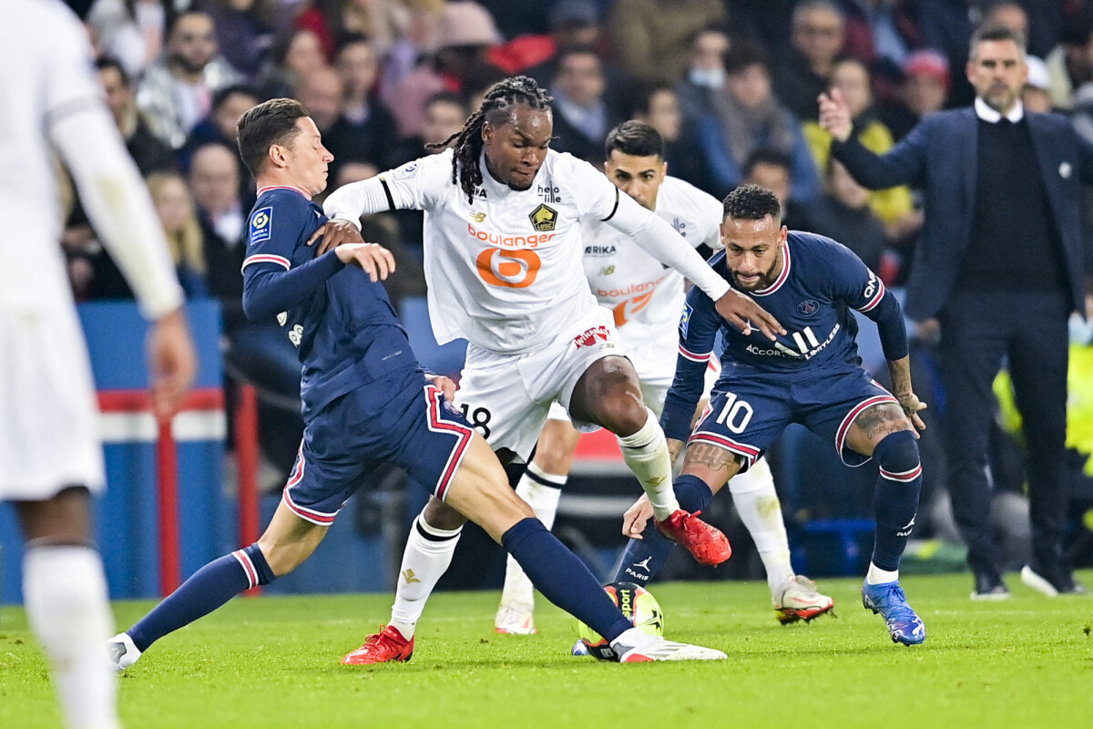 Photo : Renato Sanches (Losc) vs Neymar Jr (PSG) / Julian Draxler (PSG) - Match de Ligue 1 Uber ...