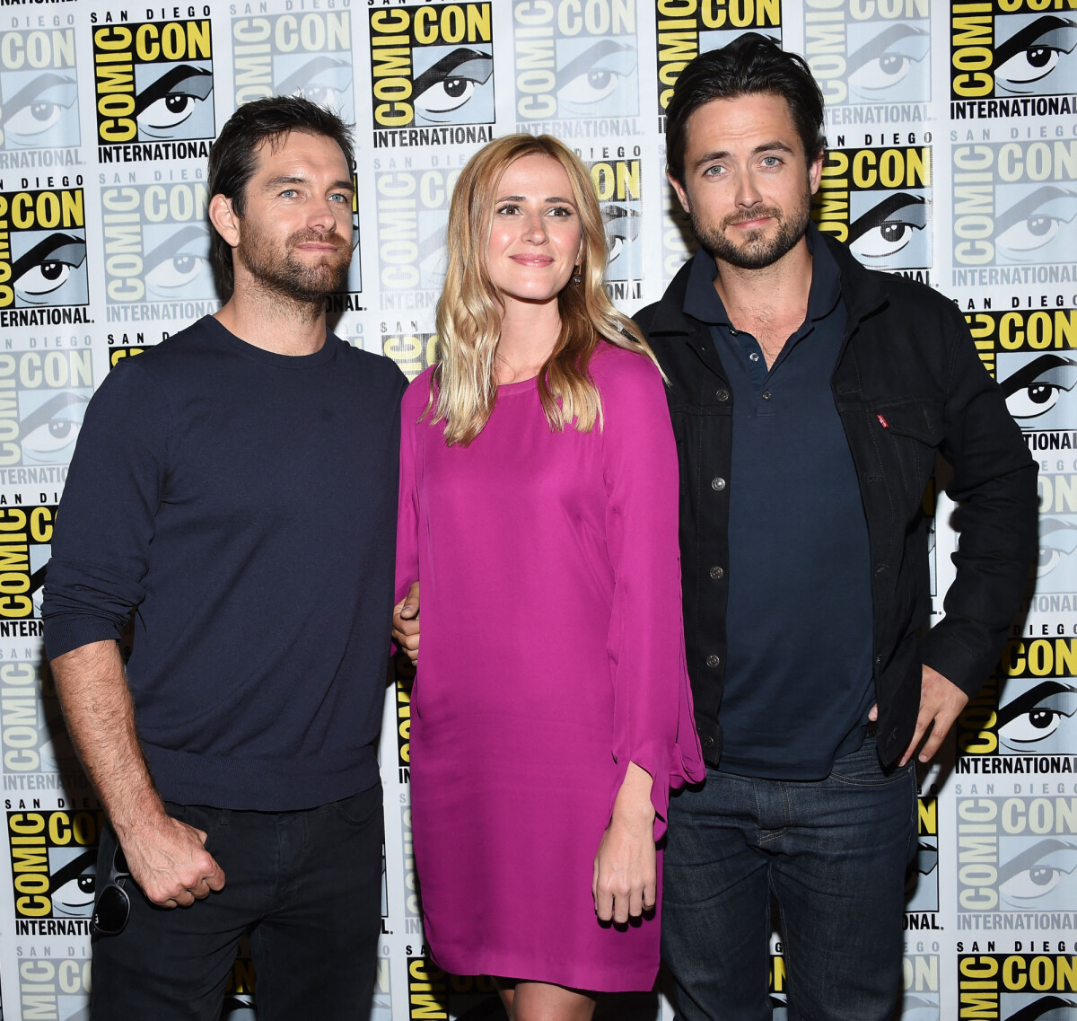 Photo : Antony Starr, Megan Ketch et Justin Chatwin à la conférence de ...