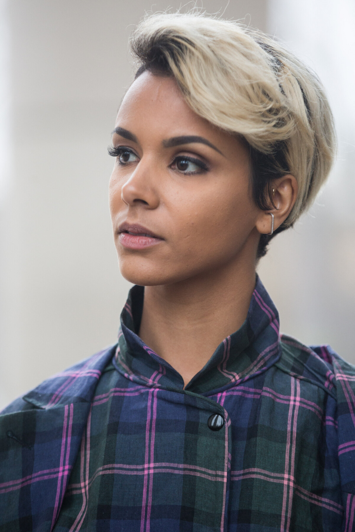 Photo : La chanteuse Shy'm quitte le défilé de mode "Véronique Leroy ...