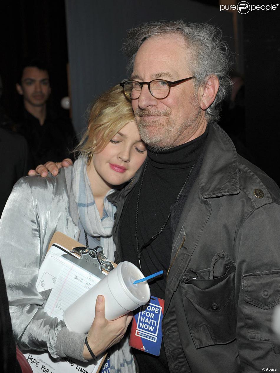 Drew Barrymore et Steven Spielberg à Los Angeles pendant le Téléthon ...