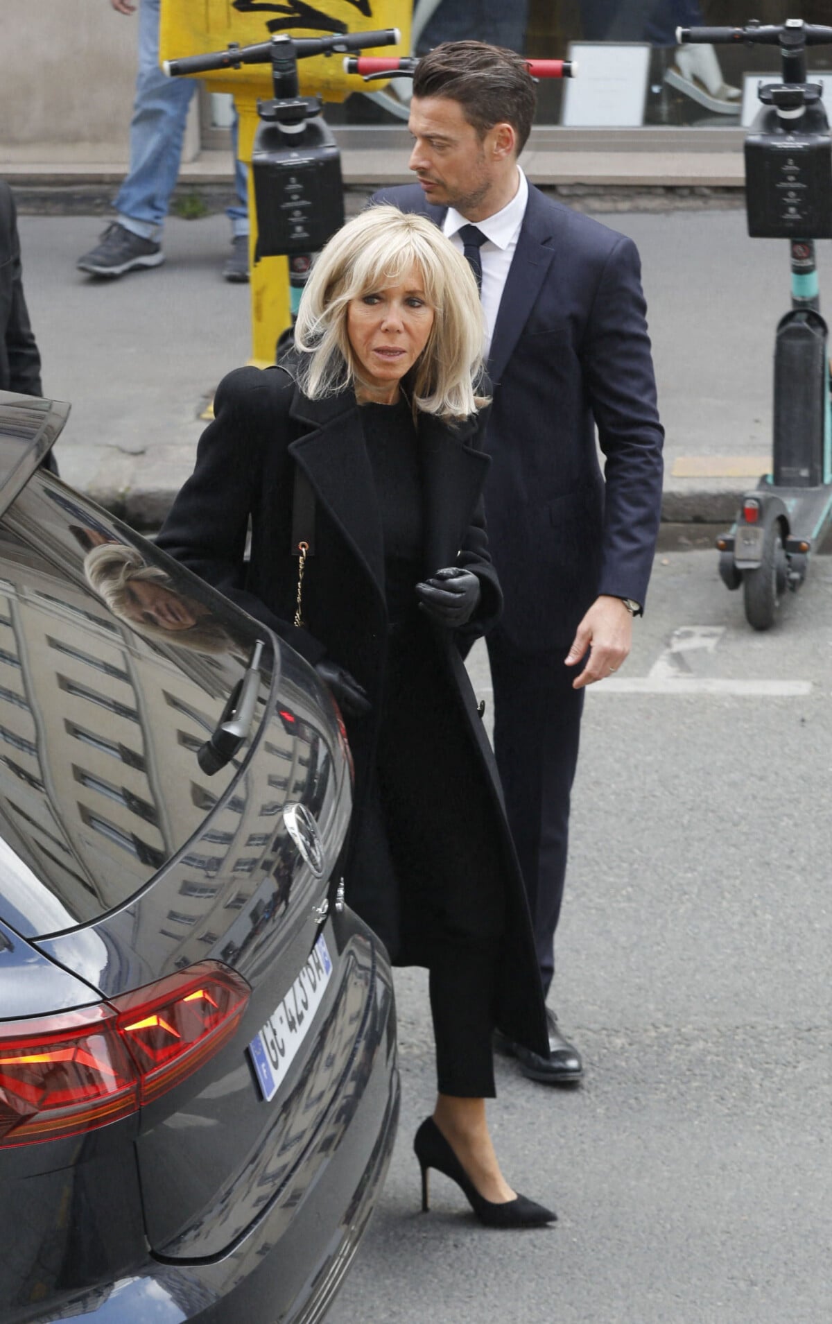 Photo : Exclusif - La première dame Brigitte Macron - Obsèques du ...