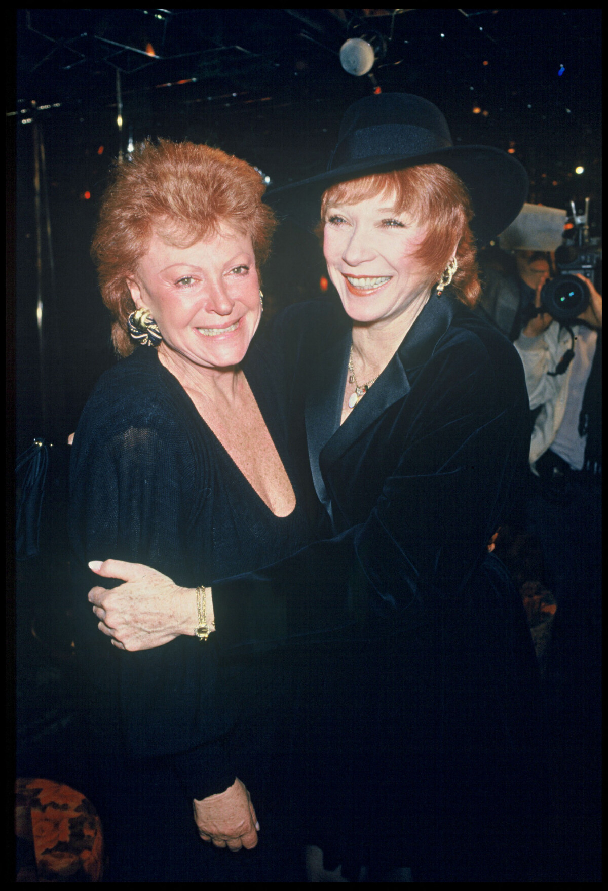 Photo : Archives - La chanteuse Régine et Shirley Maclaine lors d'une ...