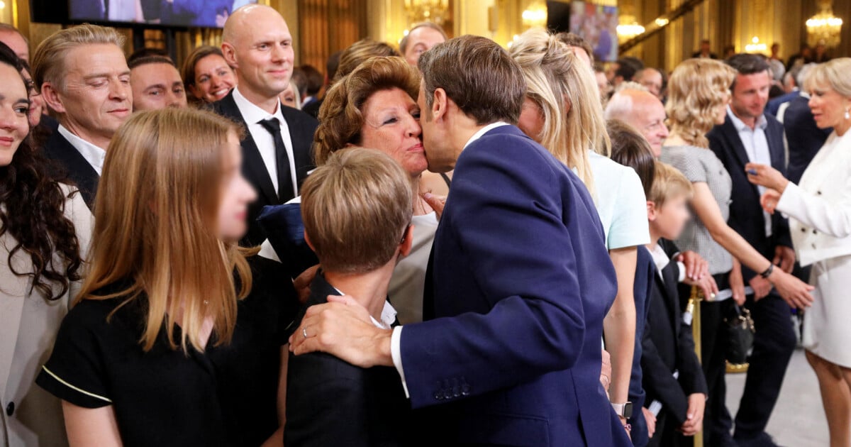 Emmanuel Macron : Ses parents, divorcés, posent ensemble fièrement avec ...