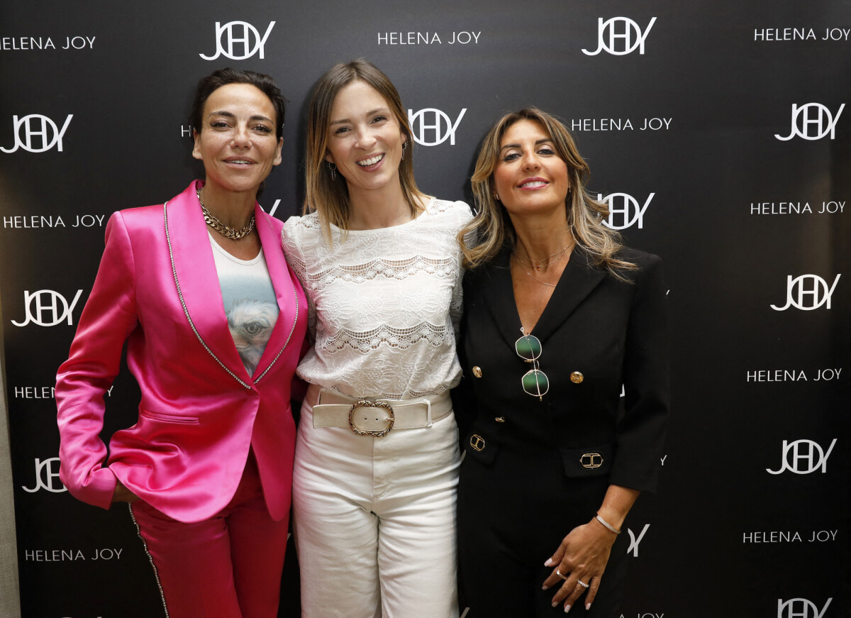 Photo : Sandra Sisley, Isabelle Ithurburu, Helena Joy - Cocktail ...