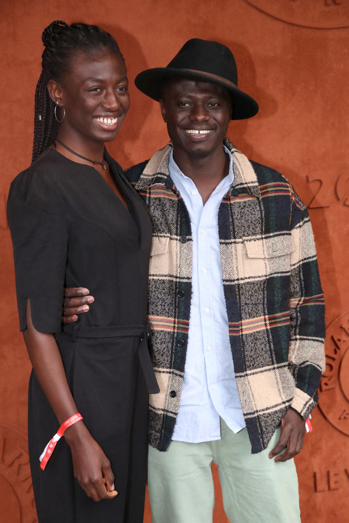Photo : Céphaz et sa sur Maria Adda au village (Jour 2) lors des ...