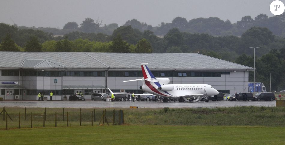 L'avion présidentiel d'Emmanuel Macron à Londres le 18 juin 2020 ...