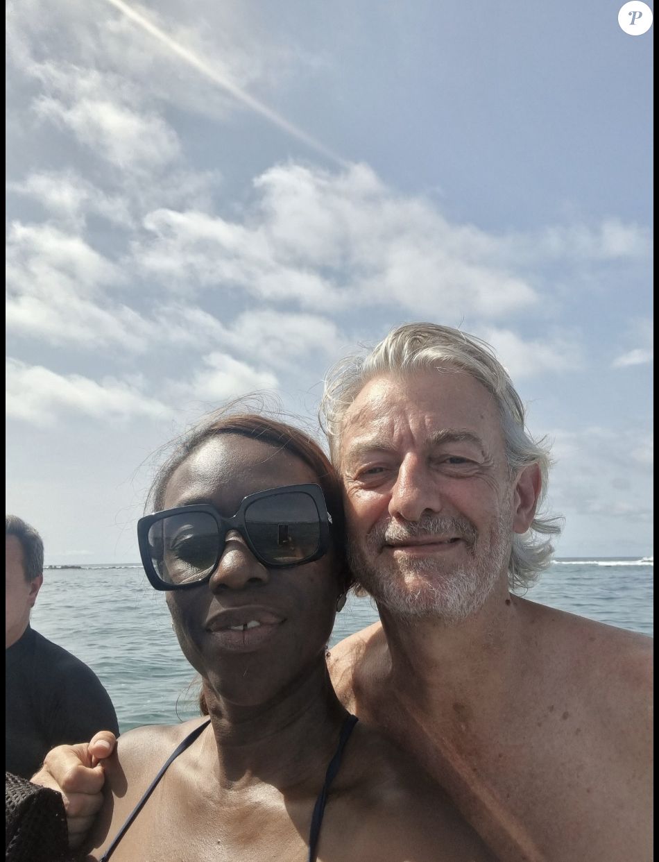 Gilles Verdez en vacances avec sa compagne Fatou - Twitter - Purepeople