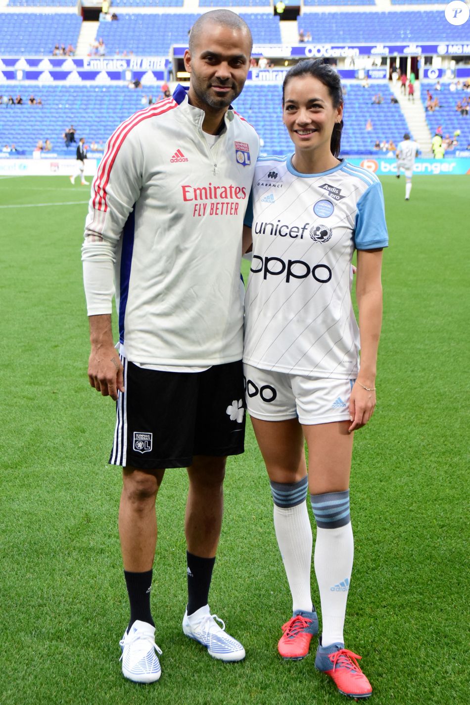 Tony Parker et sa compagne Alize Lim lors du match de football ...