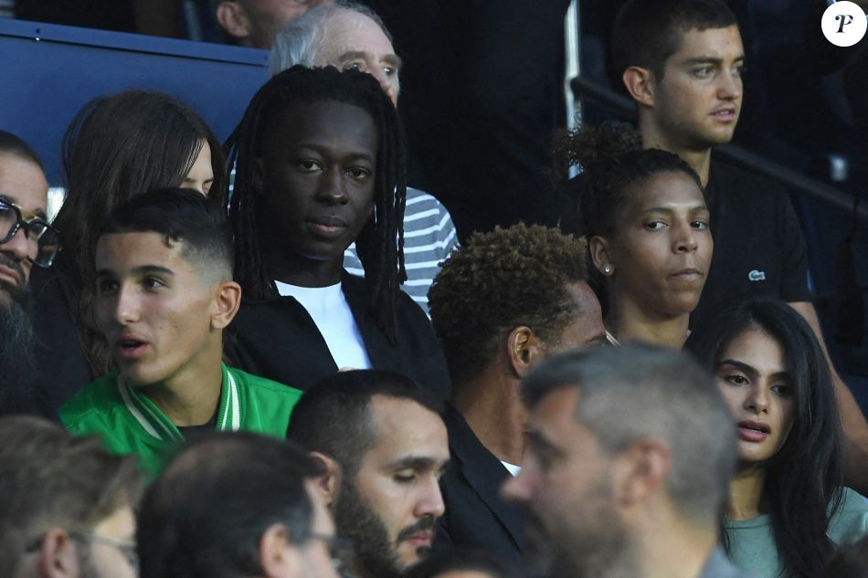 Mory Sacko, Gary Dourdan et une amie - Match de football en ligue 1 ...