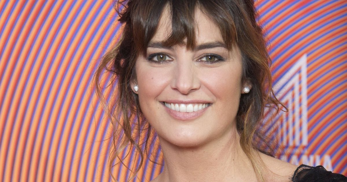 Laëtitia Milot - Photocall de la soirée d'ouverture du Festival Séries ...