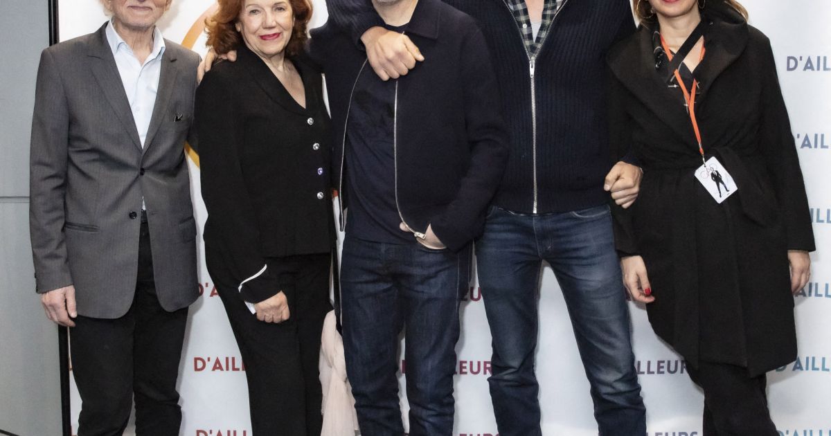 Gad Elmaleh avec ses parents David et Régine Elmaleh, son frère Arié ...