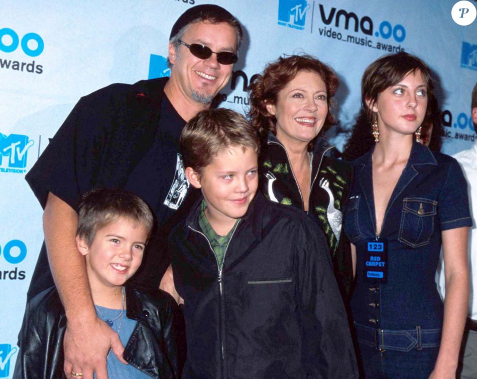 Tim Robbins et Susan Sarandon en famille en 2000 - Purepeople