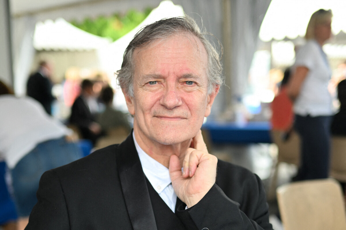 Photo : Francis Huster au festival du Livre de Nice 2022 dans le Jardin ...