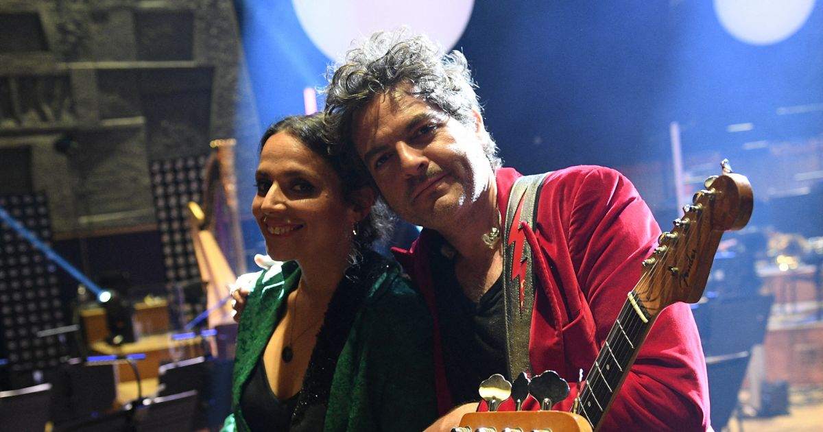 M (Matthieu Chedid) et sa soeur la chanteuse Nach (Anna Chedid) - Le ...