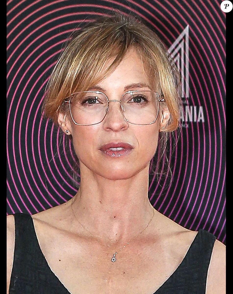 Elodie Frenck (Meurtres à...) mariée à Hervé : rares photos de son ...