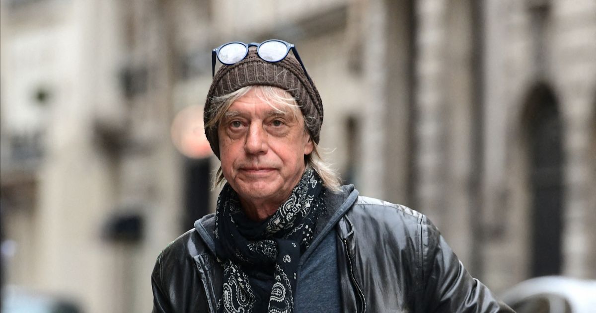 Exclusif - Jean-Louis Aubert - Hommage à la chanteuse Dani en l'église ...