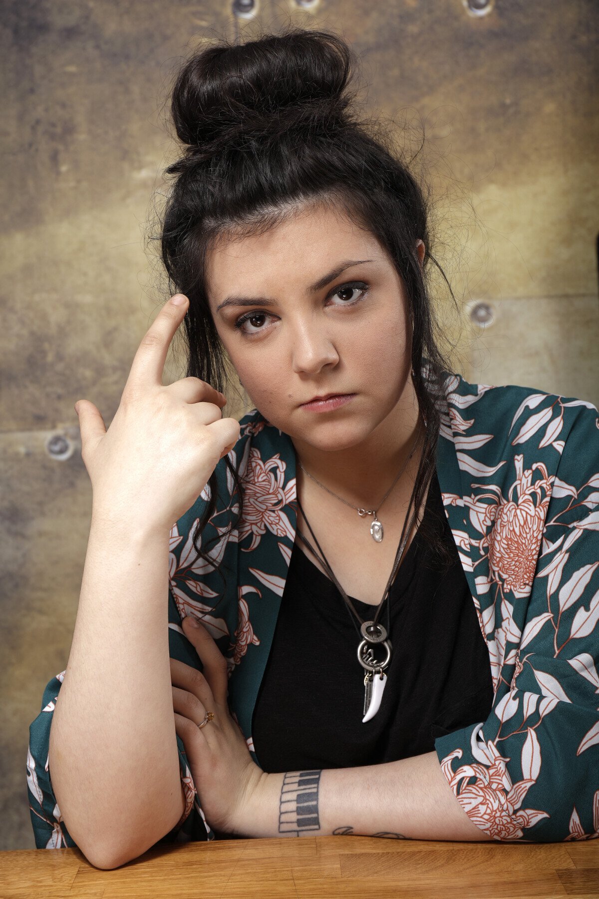 Photo : Portrait de la chanteuse Hoshi à Paris, France. - Purepeople