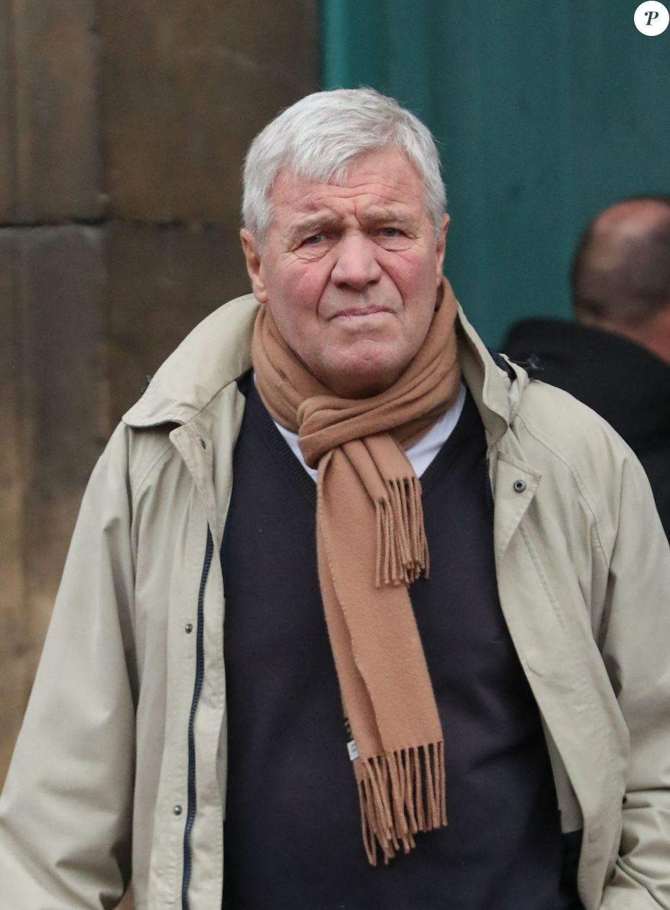 Bruno Masure - Sorties des obsèques d'Hervé Bourges en l'église Saint ...