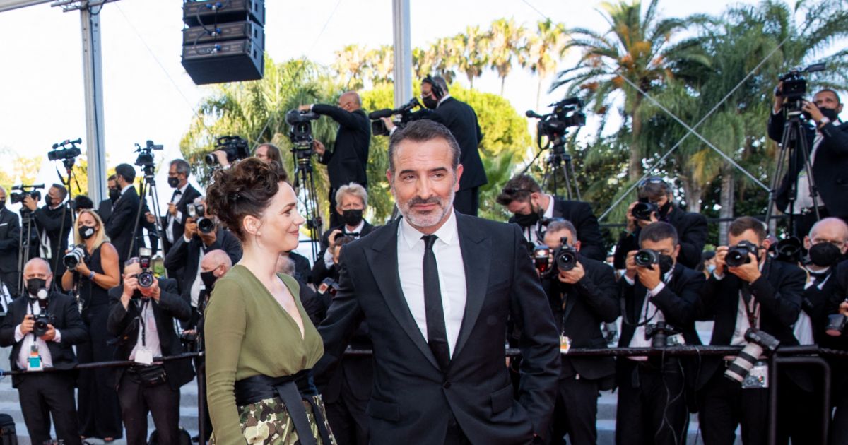 Jean Dujardin et sa femme Nathalie Péchalat - Montée des marches du ...