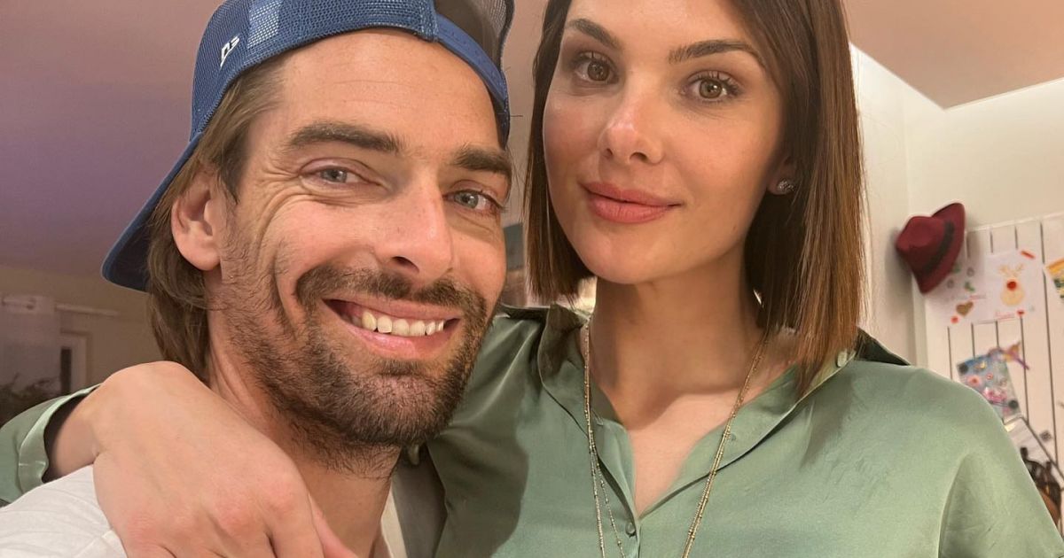 Camille Lacourt et sa compagne Alice Detollenaere. - Purepeople
