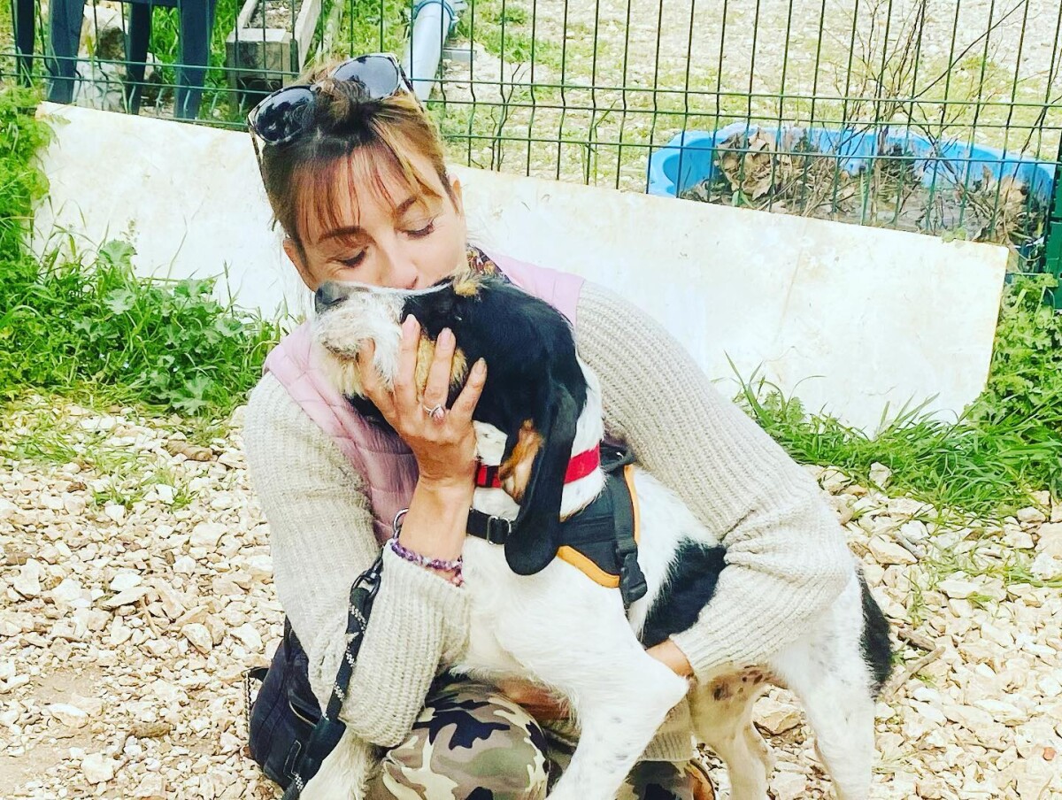 Photo : Eve Angeli et son chien Lenny sur Instagram. Le 10 avril 2022 ...
